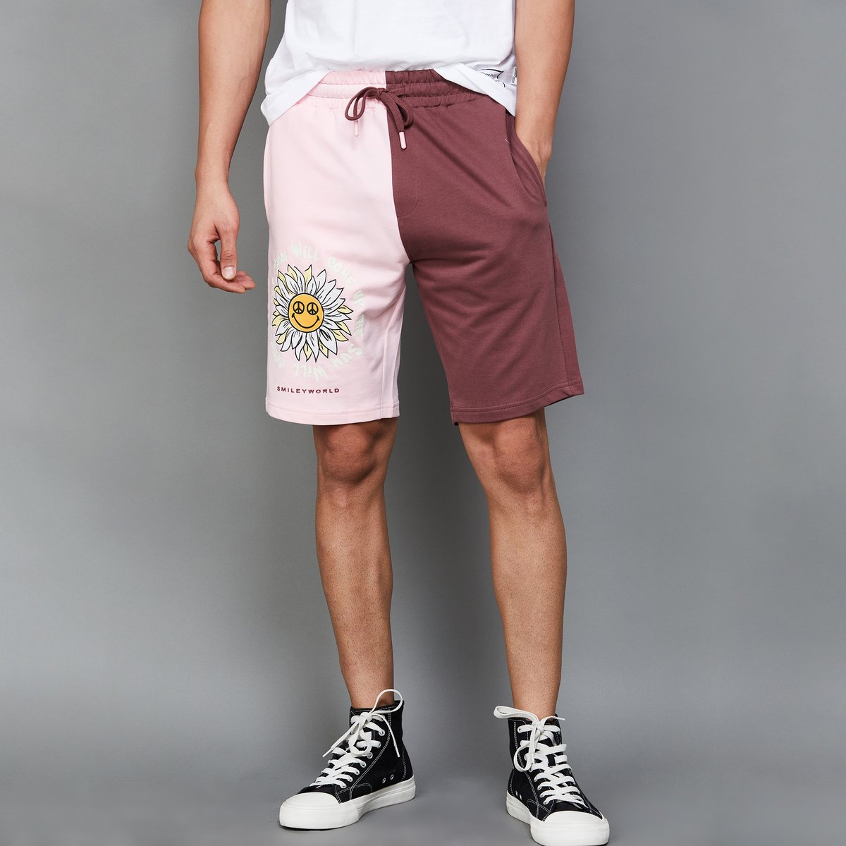 Smiley World Men Graphic Printed Slim Fit Shorts
